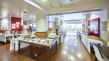 Café da manhã com buffet todos os dias mediante uma taxa