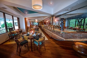 Café da manhã, almoço e jantar