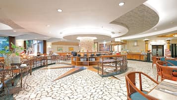 Café da manhã com buffet todos os dias (IDR 125000 por pessoa)