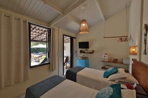 Suite Vista Jardim 02 | Frigobar, cofres nos quartos, cortinas blackout