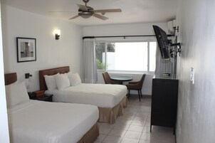 Quarto Duplo Executivo | Cofre no quarto, secretária 