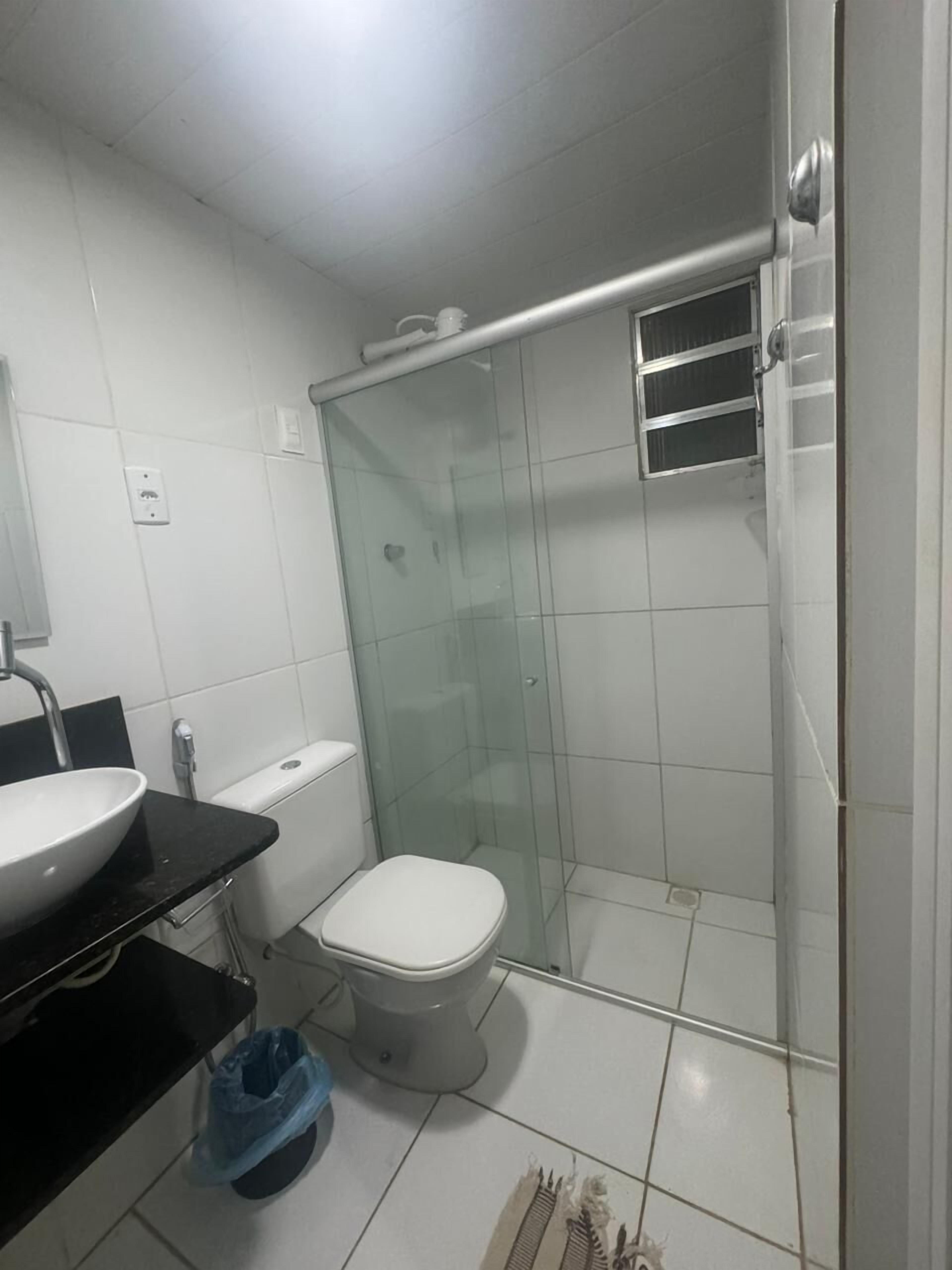 Quarto Duplo Standard | Banheiro | Chuveiro, toalhas de banho