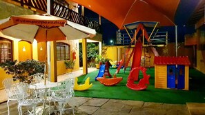 Área de recreio para crianças (ao ar livre)