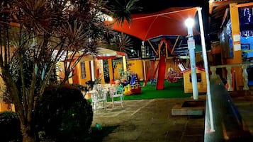 Área de recreio para crianças (coberta)