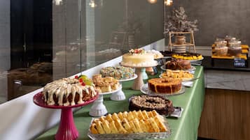 Pequeno-almoço tipo buffet diário incluído