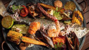 Almoço e jantar, frutos do mar