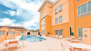 Piscina exterior