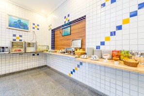Pequeno-almoço tipo buffet diário incluído 