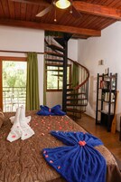 Suite Familiar (Penthouse) | Roupa de alta qualidade, edredões de penas, cofre no quarto
