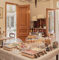 Café da manhã com buffet todos os dias (EUR 16 por pessoa) 