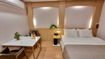 Quarto Duplo Deluxe | Secretária, Wi-fi grátis, roupa de cama fornecida