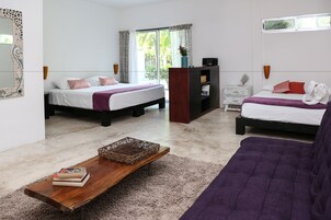 Quarto Triplo, várias camas, no rés do chão | Vista para o jardim