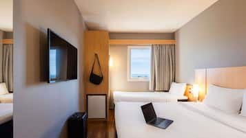 Apartamento (Triple), (1 Double and 1 Single Bed) | Minibar, quartos insonorizados, ferro/tábua de engomar, Wi-fi grátis