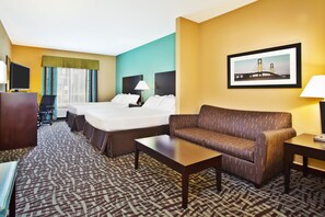 Quarto Standard, várias camas | Cofre no quarto, secretária, ferro/t ábua de engomar 