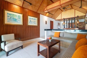 Suite, Beachfront | Minibar, cofre no quarto, secretária, Wi-fi grátis 