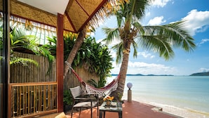 Quarto Premier, vista para o mar, em frente à praia | Terraço/pátio interior