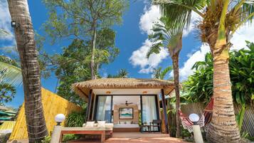 Quarto Premier, vista para o mar, em frente à praia | Terraço/pátio interior