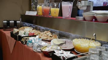 Pequeno-almoço continental diário mediante uma taxa