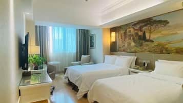 Minibar, cofre no quarto, ferro/tábua de engomar