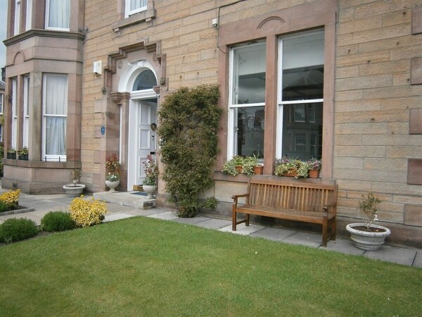 Dorstan House - Edinburgh, UK