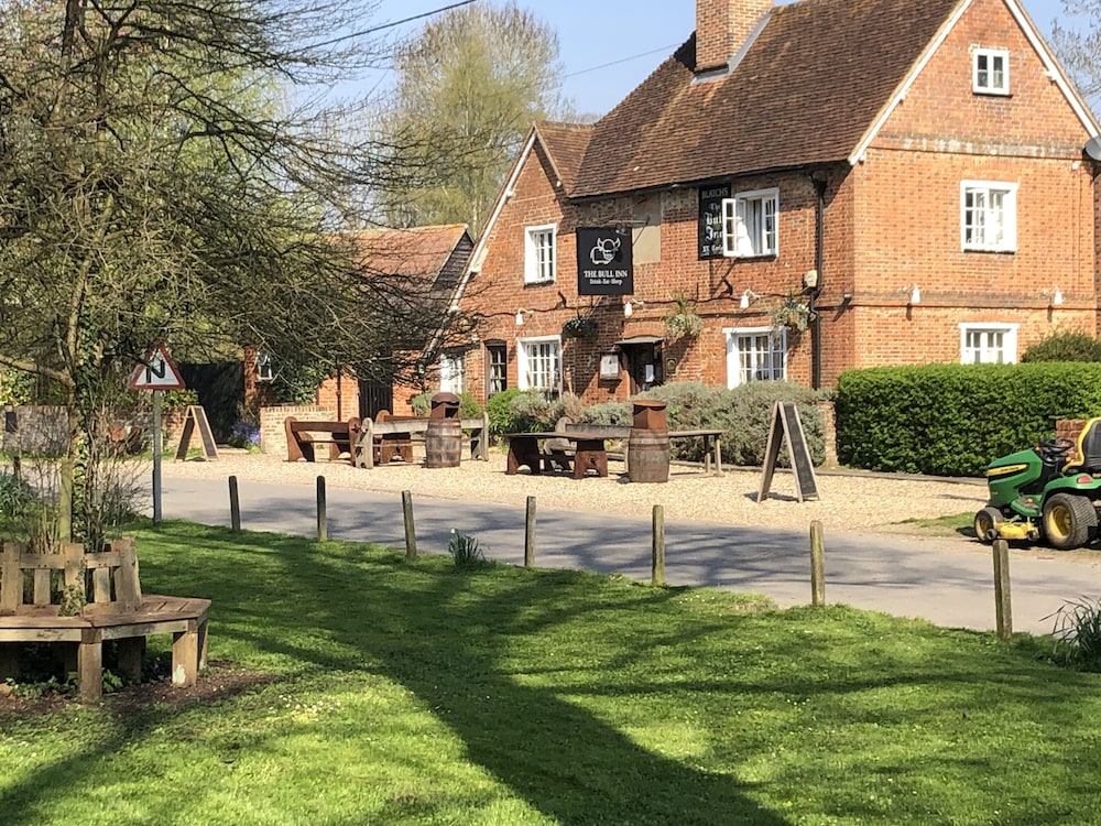 The Bull Inn Pub - Berkshire
