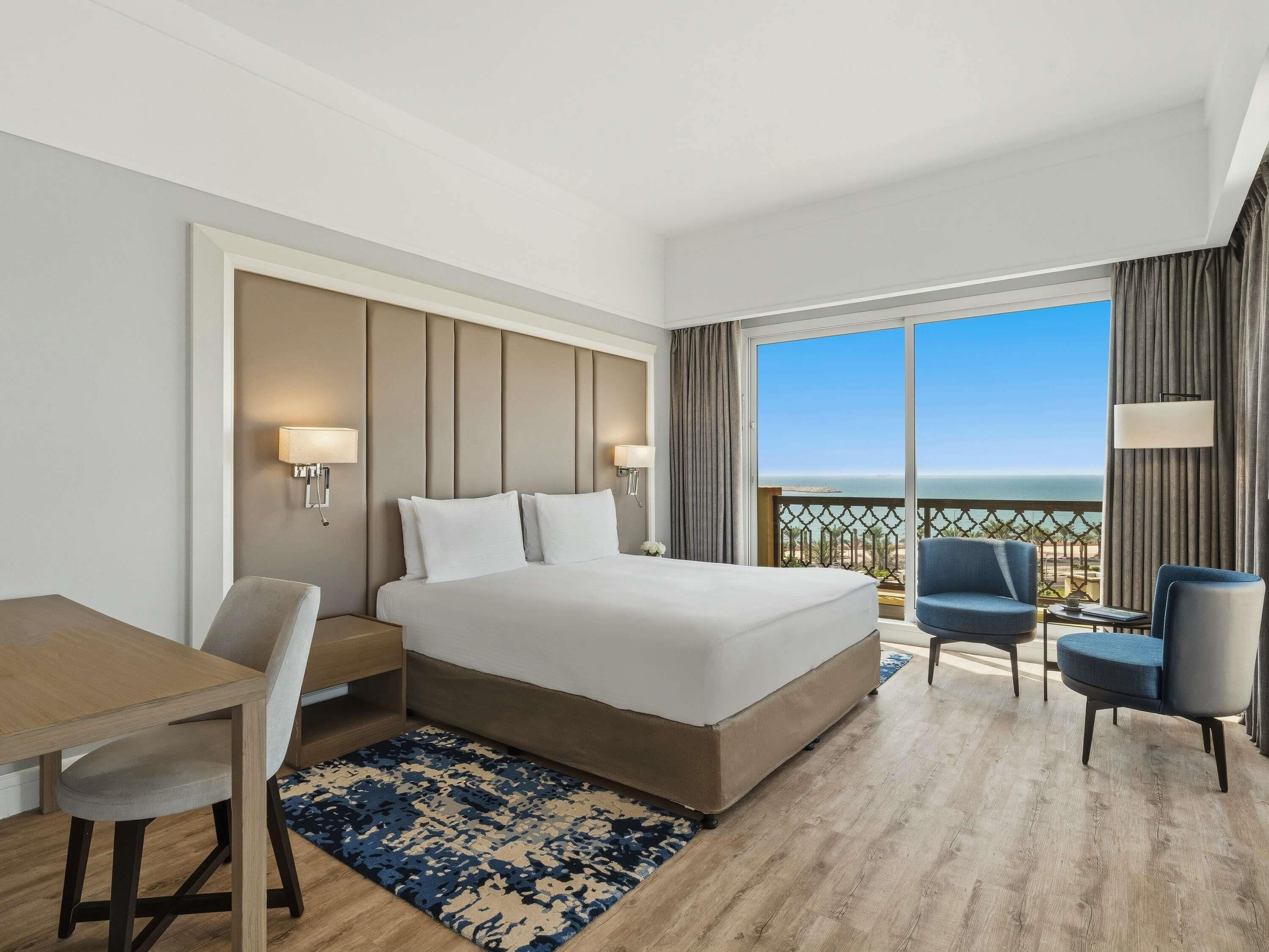 Minibar grátis, cofre no quarto, secretária, Wi-fi grátis 