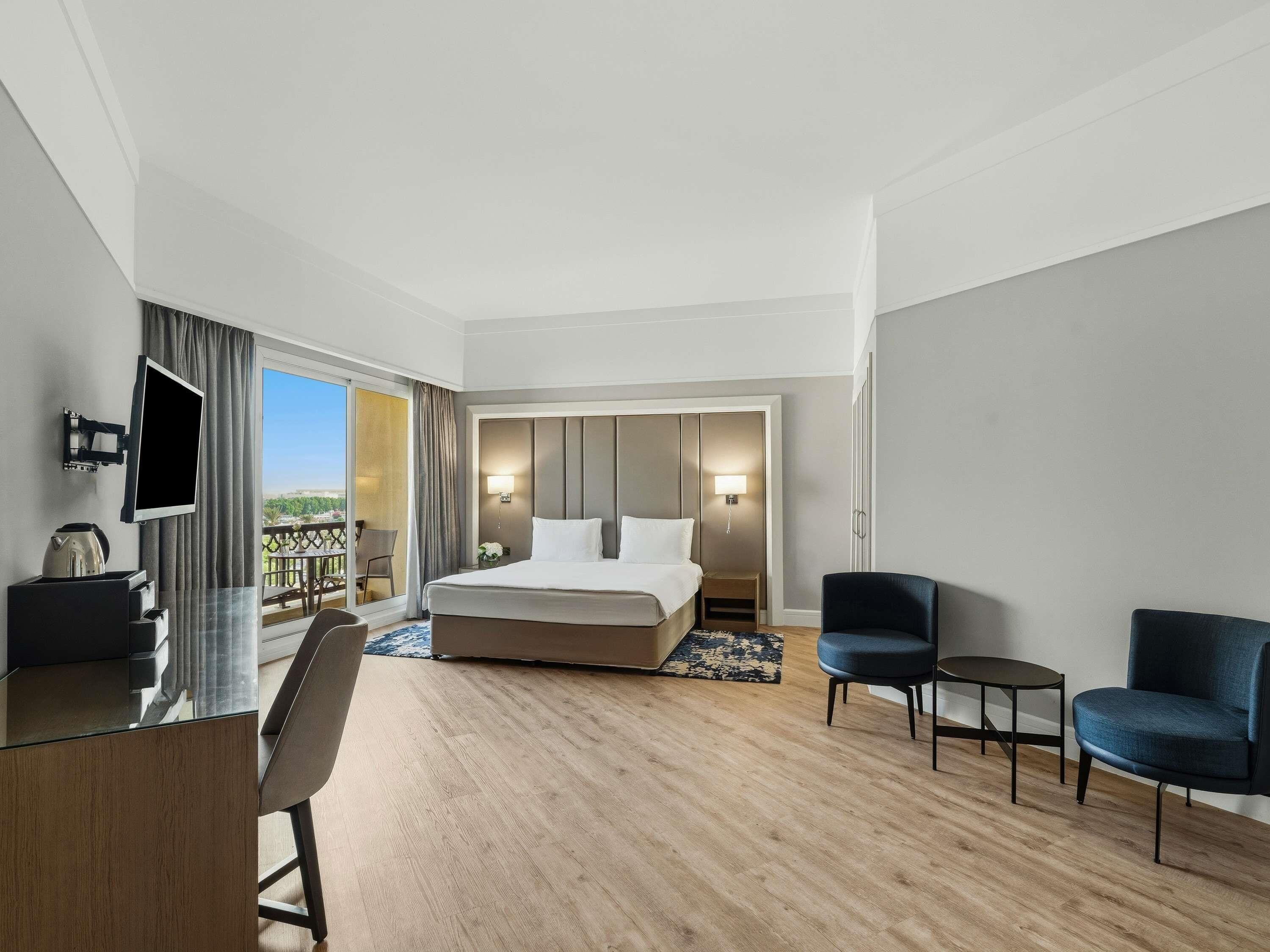 Minibar grátis, cofre no quarto, secretária, Wi-fi grátis 