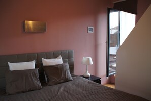 Casa, 2 quartos | Roupas de cama antialérgicas, frigobar, individualmente mobiliados