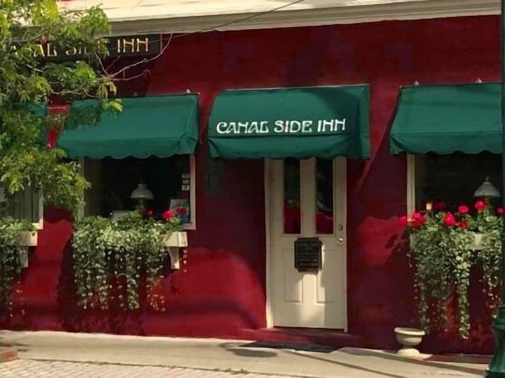 Canal Side Inn - Hudson Valley, NY