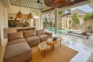 Villa de Luxo, 2 quartos, piscina privativa | Cofre no quarto, secretária, Wi-fi grátis, roupa de cama fornecida 