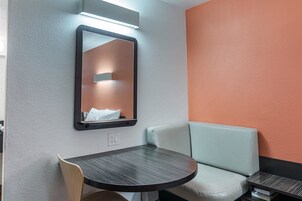 Individualmente decorados, individualmente mobiliados, escrivaninha