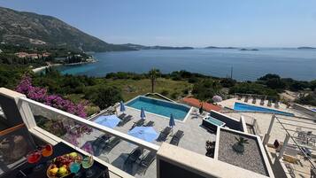 Estúdio Deluxe, acesso à piscina, vista para o mar | Wi-fi grátis, roupa de cama fornecida