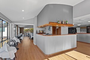 Jantares servidos, cozinha local 