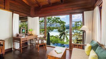 Vila superior, 1 quarto, vista para o oceano | Piscina | Piscina externa, guarda-sóis, espreguiçadeiras