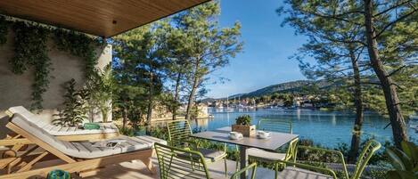 Serviço de café da manhã, culinária mediterrânea, vistas para o mar