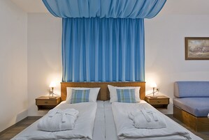 Apartamento Comfort, 1 cama de casal, varanda | Cortinas/cortinados opacos, Wi-fi grátis, roupa de cama fornecida 