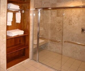 Quarto solteiro júnior, 1 quarto | Chuveiro