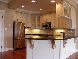 Vila luxo, 1 cama King e sofá-cama, vista para o jardim | Cozinha privada | Cafeteira/chaleira