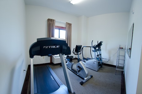 Sala de fitness. Pleasant Night Inn Carthage Near Fort Drum