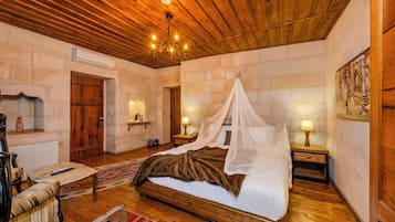 Quarto Duplo Deluxe | Lençóis italianos Frette, roupa de alta qualidade