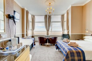 Large Family Room 6 | Ferro/tábua de engomar, Wi-fi grátis, roupa de cama fornecida