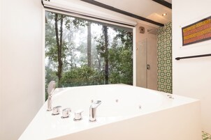 Bungalow Superior | Banheira de hidromassagem