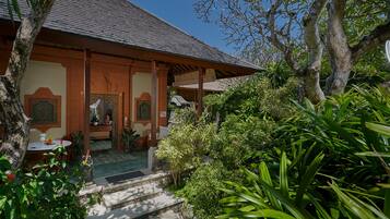 Bungalow Executivo, junto ao jardim | Vista para o pátio