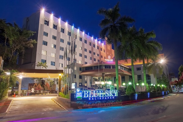 블루 스카이 호텔 - 발릭파판