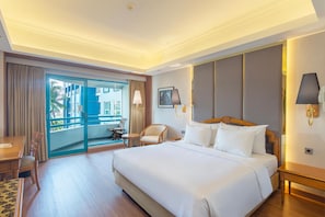 Cofre no quarto, secretária