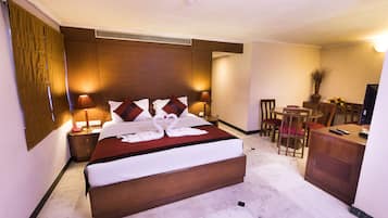 Suíte grand | Frigobar, cofres nos quartos, escrivaninha, cortinas blackout