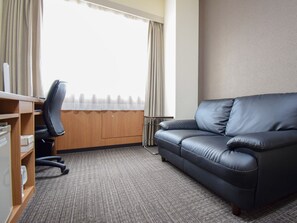 Quarto casal, 1 cama de casal, para não fumantes | Edredons de pluma, cofres nos quartos, escrivaninha, cortinas blackout