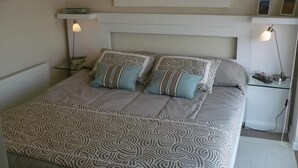 Apartamento standard, 2 quartos, suíte, vista para a cidade | Roupas de cama de algodão egípcio, roupas de cama premium