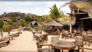 Pequenos-almoços, almoços, jantares servidos, cozinha internacional