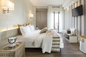 Suíte | Frigobar, cofres nos quartos, escrivaninha, quartos à prova de som